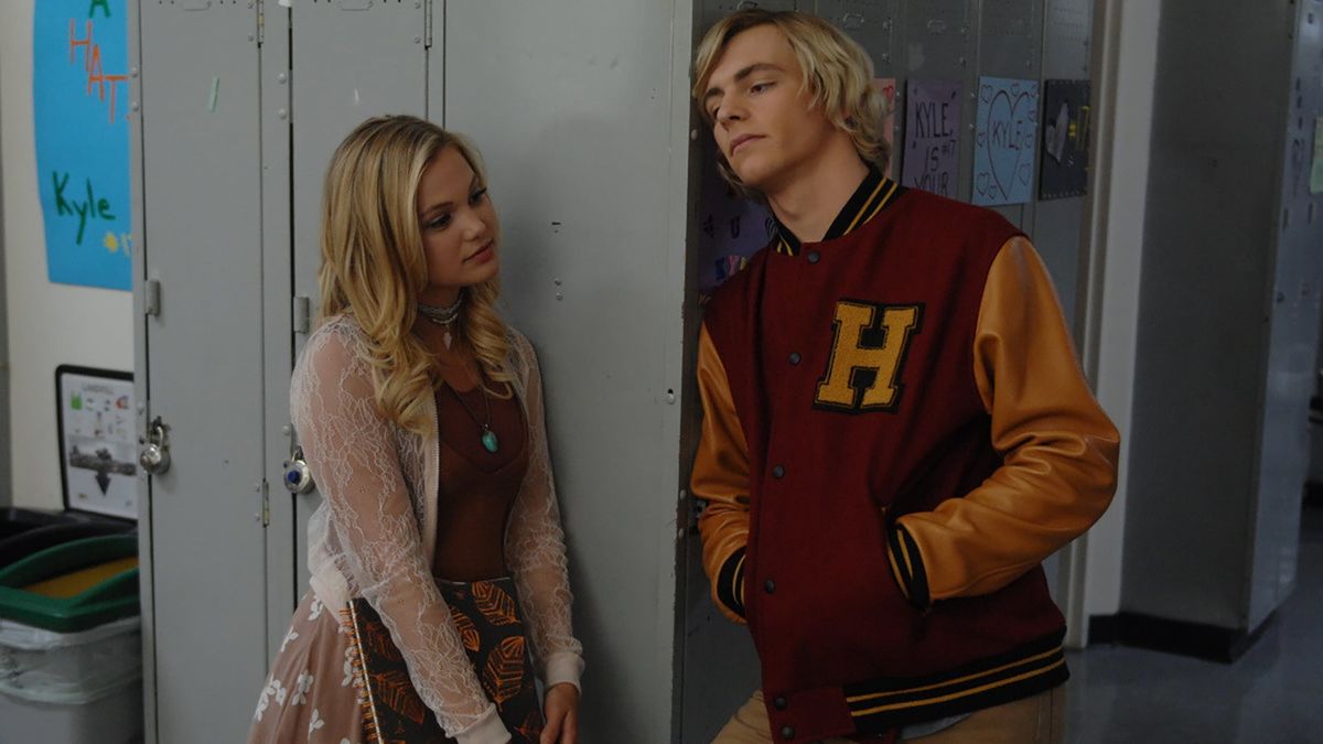 ‎Status Update (2018) directed by Scott Speer • Reviews, film + cast • Letterboxd